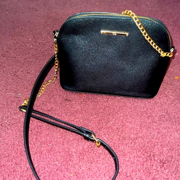 T Tahari | Bags | Like New Black Crossbody Satchel With Gold Zipper And ...